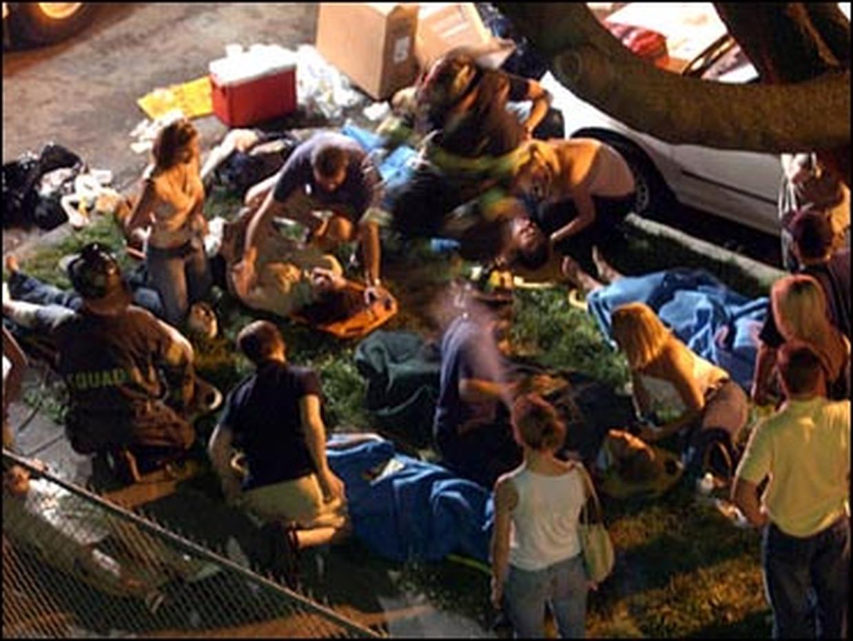 Chicago Porch Collapse - CBS News