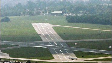 Comair Pilot Confused By Construction? - CBS News