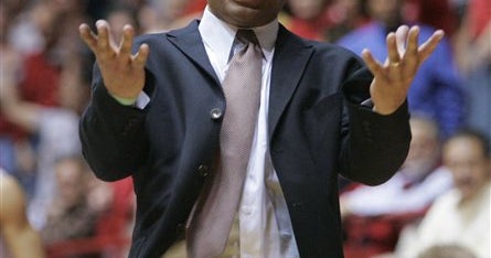 New Mexico's McKay Out At Season's End - CBS News