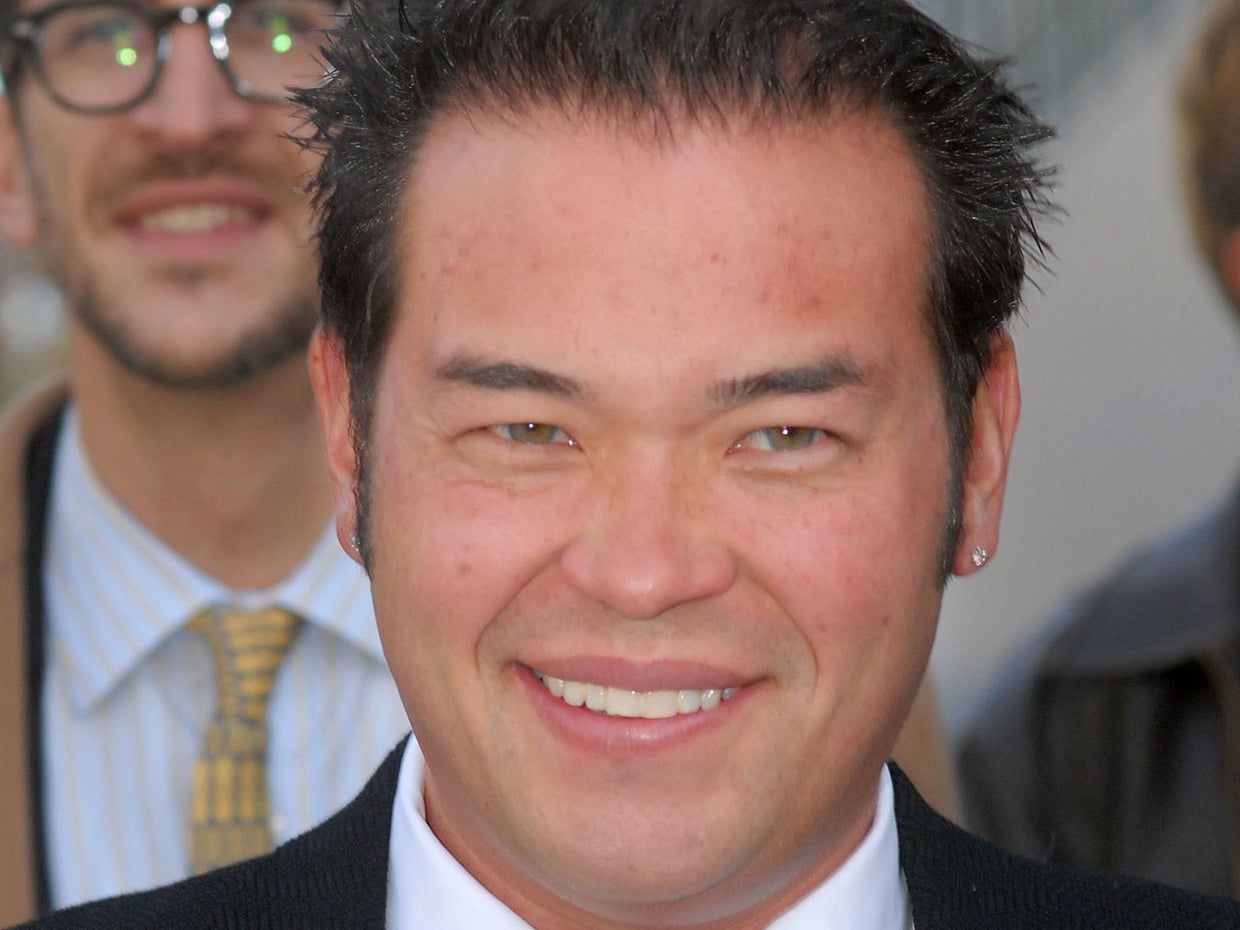 Jon Gosselin becomes a construction worker - CBS News