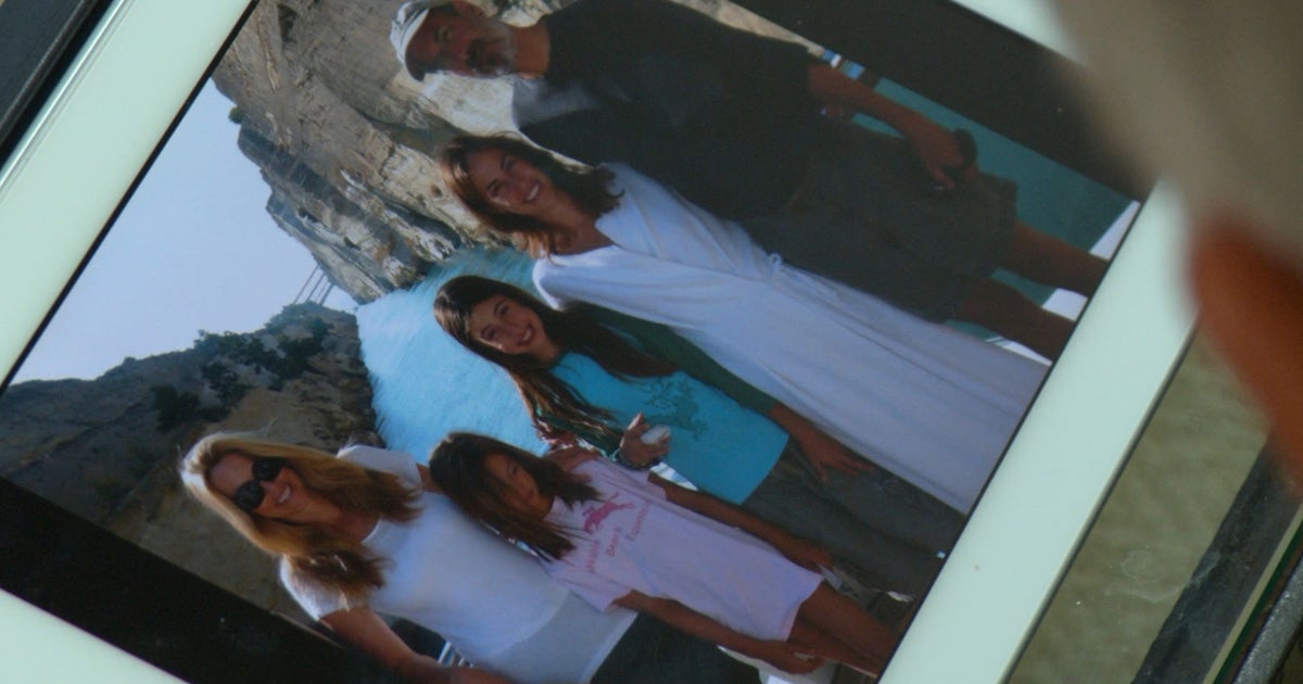 Steve Jobs: Family photo album - CBS News