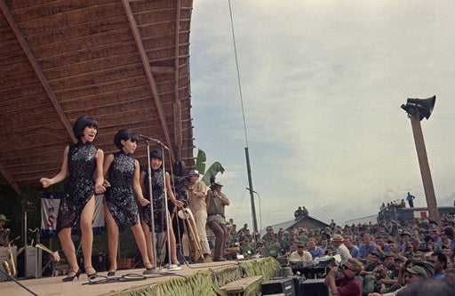 Eye of combat photographer Horst Faas - CBS News