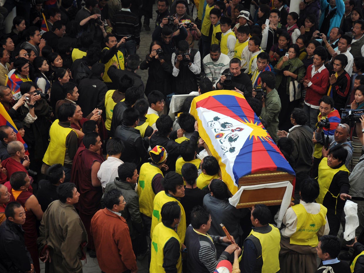 Tibetan self-immolations: China's burning issue - Photo 1 - CBS News