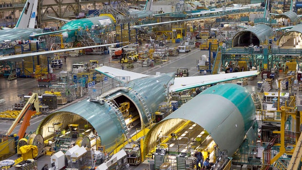 Boeing engineers, tech workers voting on contract - CBS News