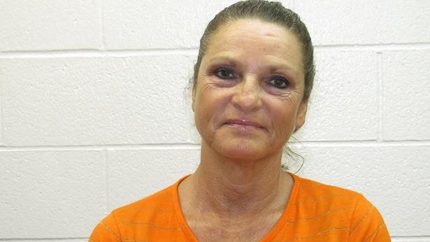 Derrick Estell Manhunt: Mother of escaped Ark. inmate arrested - CBS News