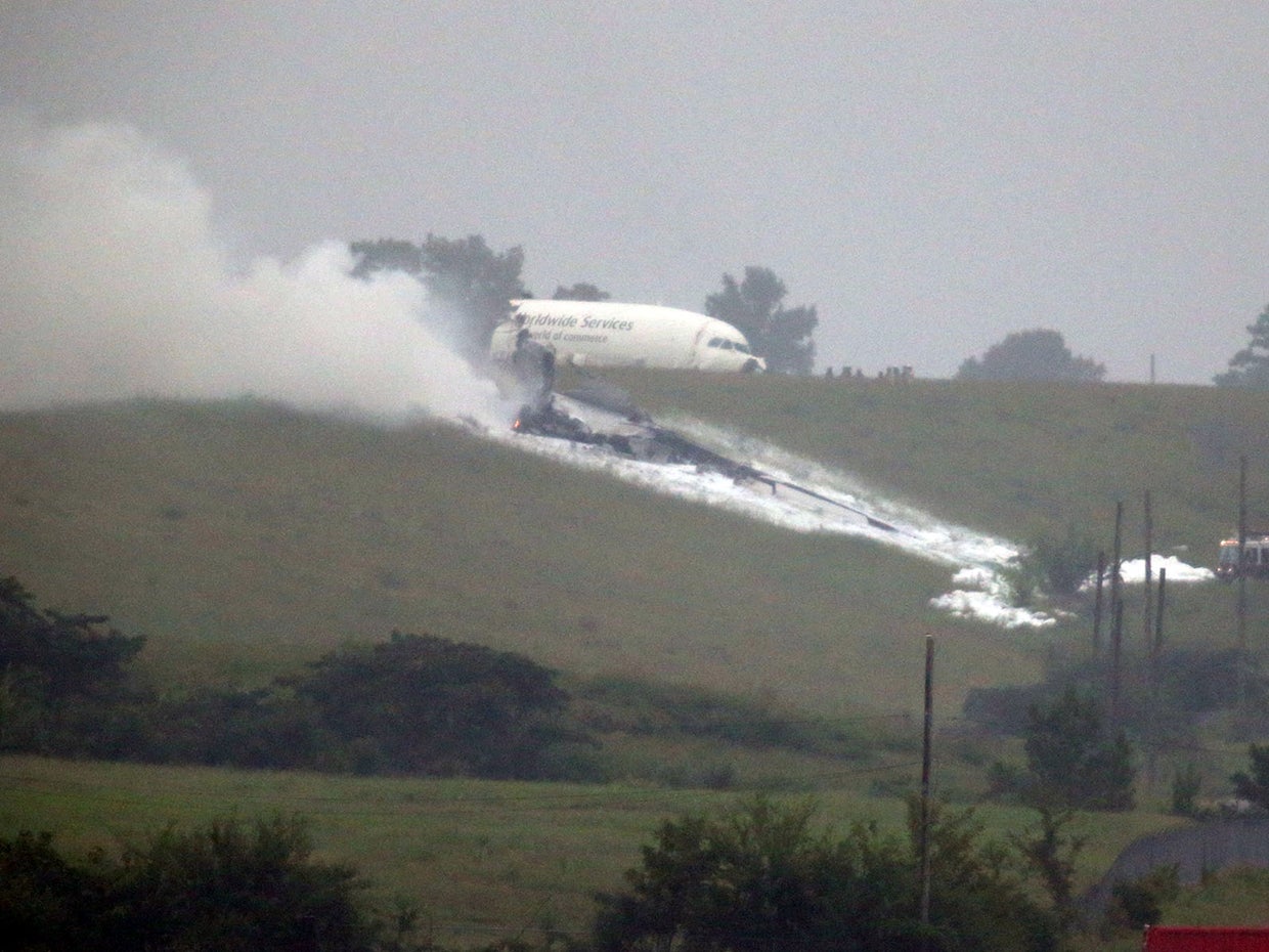 UPS plane crash: Birmingham residents describe "balls of fire" - CBS News
