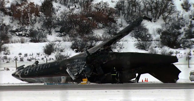 Aspen, Colo. jet crash kills one, injures two - CBS News