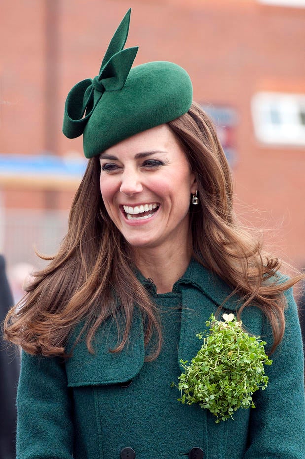 Pretty in green: Duchess Kate - CBS News