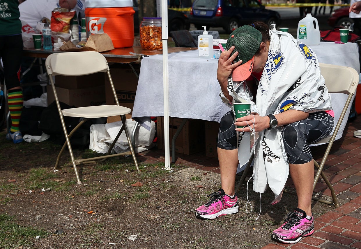 Iconic images of the terrifying Boston Marathon bombing - CBS News