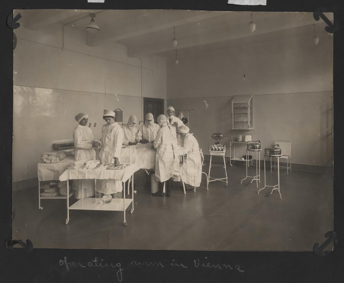 World War I as seen by an American doctor - CBS News
