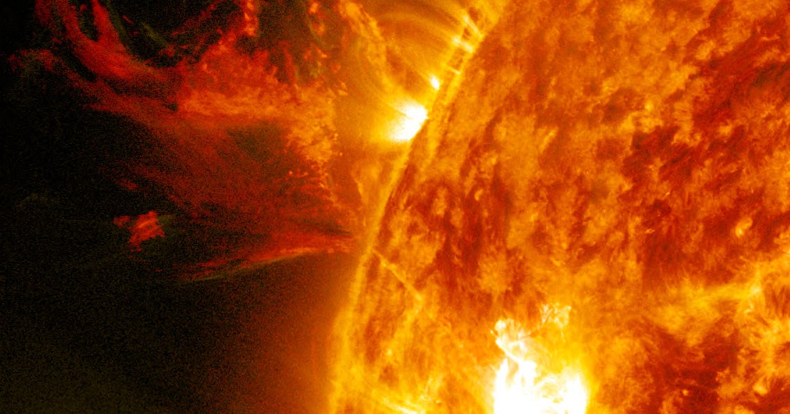 NASA video of solar flares will mesmerize you - CBS News