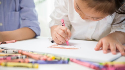 What kids' drawings say about their later intelligence - CBS News