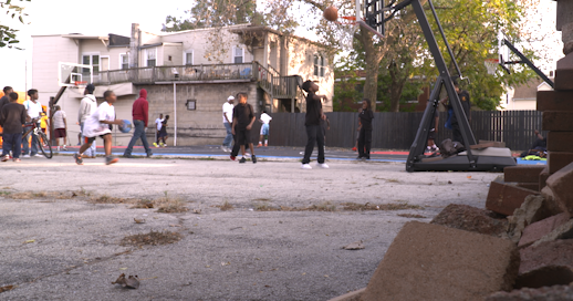 A safe space in one of Chicago's most violent neighborhoods - CBS News