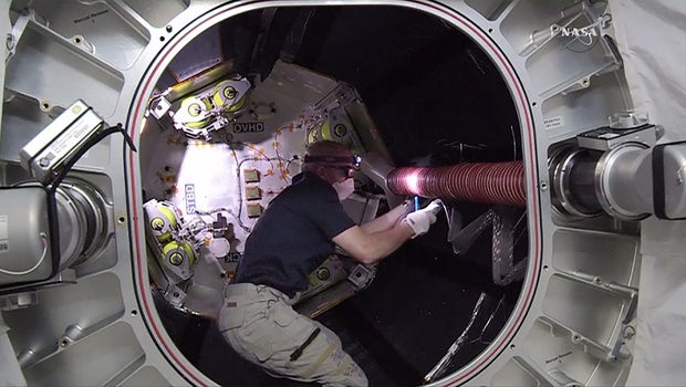 Astronauts enter world's first inflatable space habitat - CBS News
