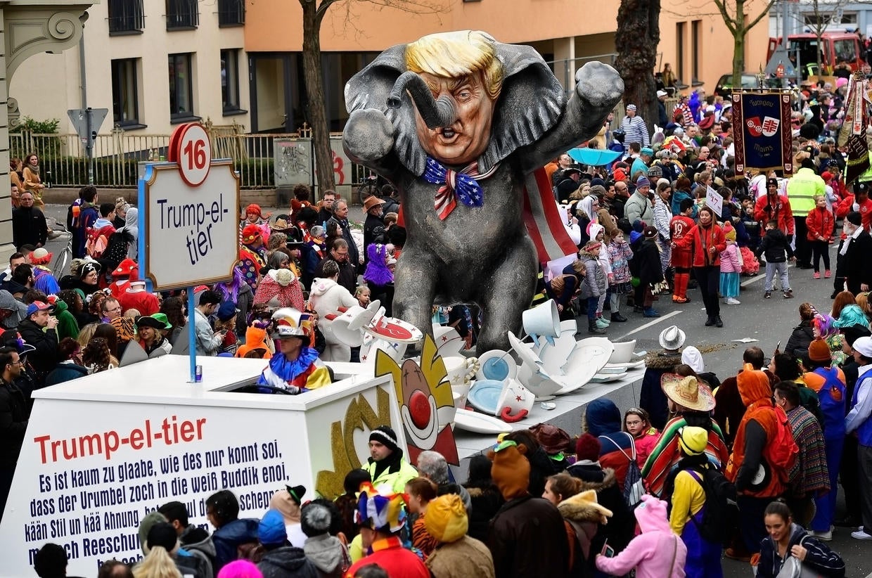 Carnival celebrations around the world - CBS News