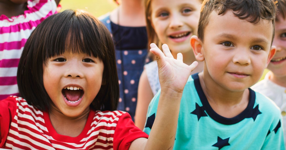 Why pediatricians are prescribing play time for kids - CBS News