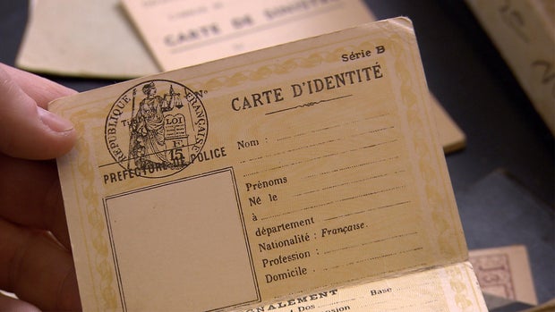 The forger who saved thousands of Jews from the Nazis - CBS News