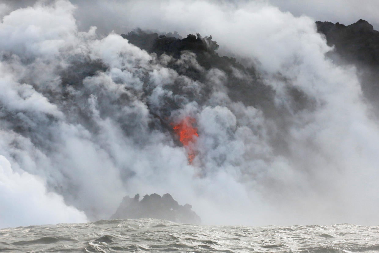 Volcanic eruption in Hawaii - CBS News