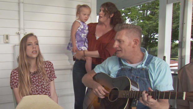 Rory Feek and family - CBS News