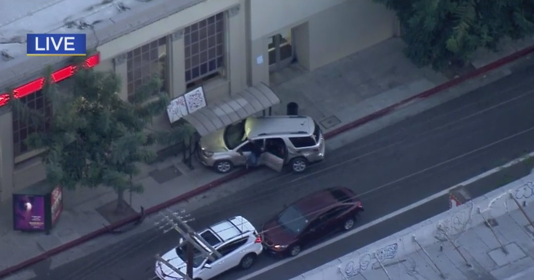 Armed Robbery Suspects Lead Police On Chase Across LA - CBS Los Angeles