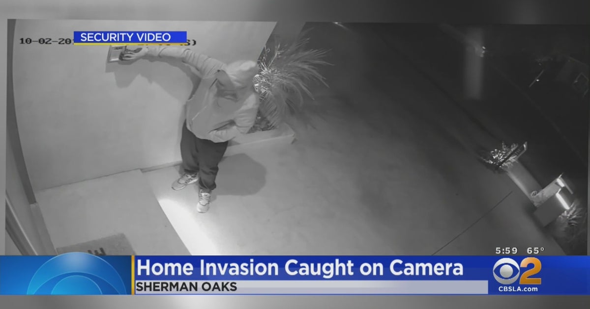 Brazen Home Invasion Robber Runs Out Of Sherman Oaks Home As Police