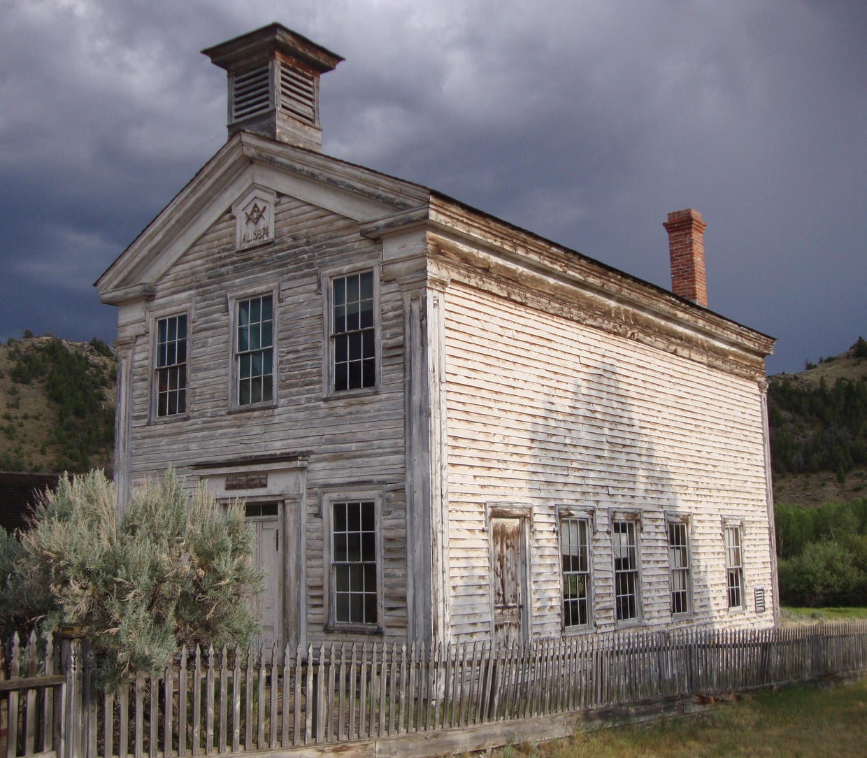 The most haunted places in America - CBS News