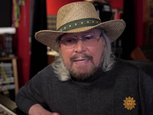 Barry Gibb returns to the Bee Gees' music via Nashville - CBS News
