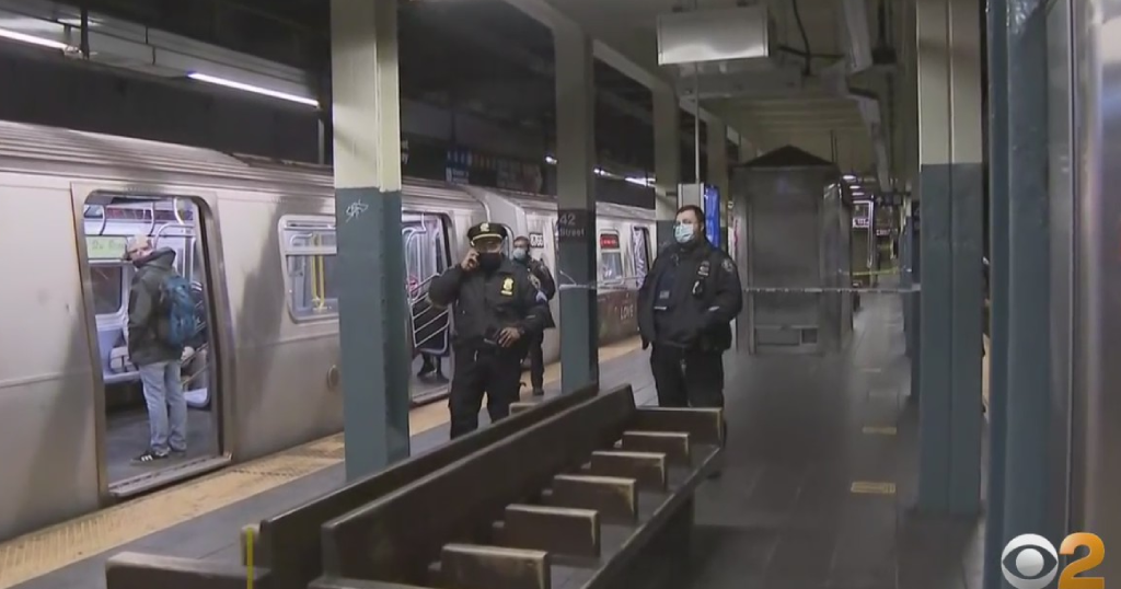 Police: Man Randomly Stabbed In Back At Times Square Subway Station - CBS New York