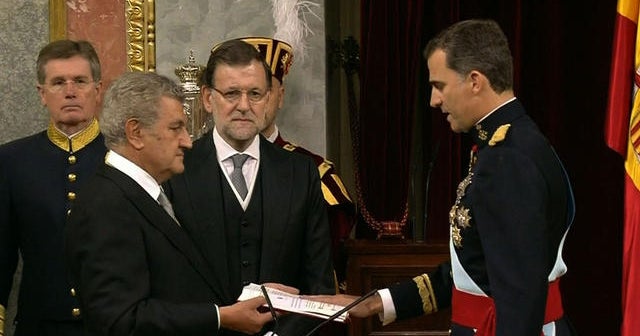 King Felipe VI takes the throne in Spain - CBS News
