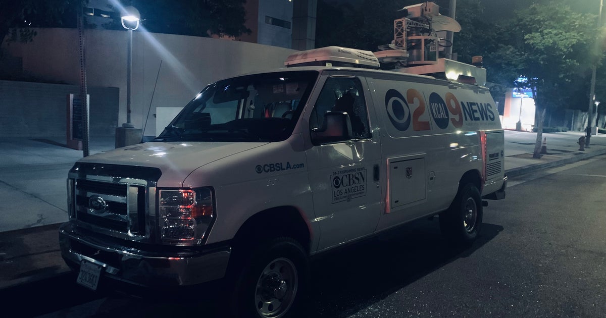 CBS2/KCAL9 News Van Vandalized In Boyle Heights - CBS Los Angeles