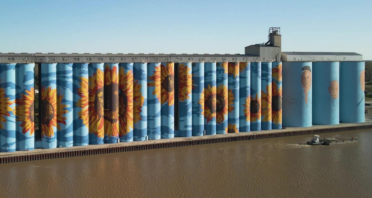 A mural presents a new image for one Ohio city - CBS News