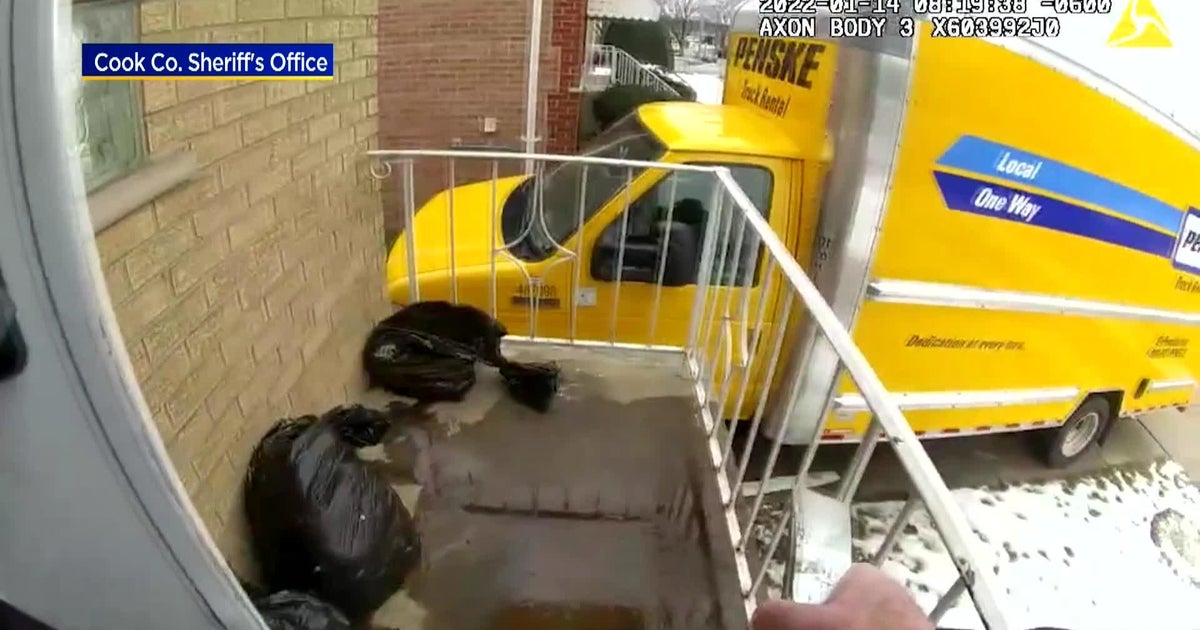 More body cam video of Candace Clark's eviction - CBS Chicago